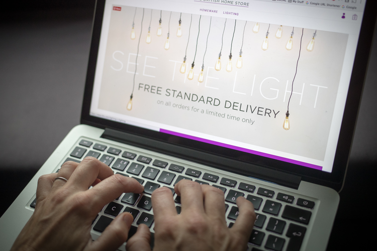 UK government takes aim at hidden fees and fake reviews – Global Relay ...