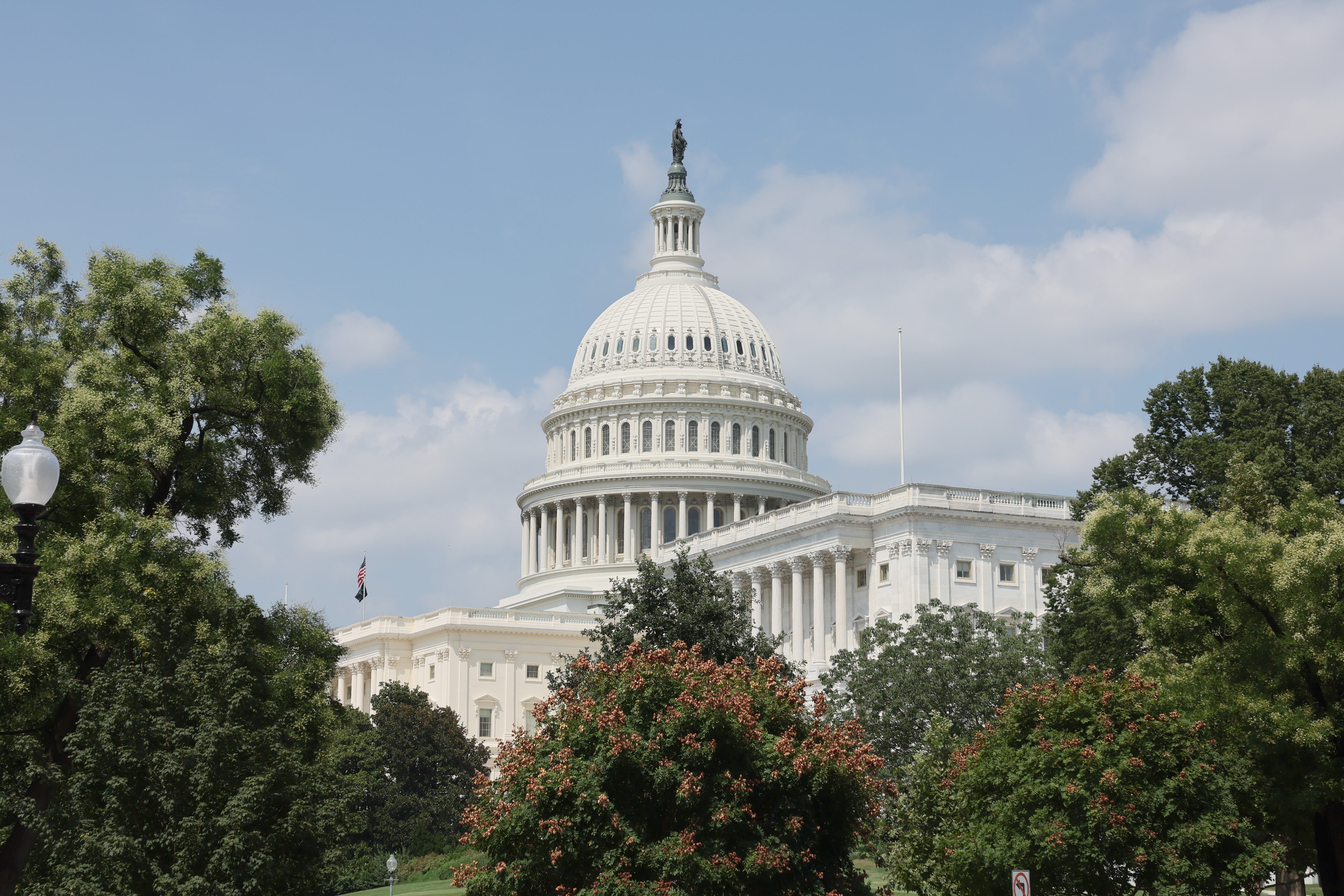 Senate Banking Committee releases crypto market structure discussion ...
